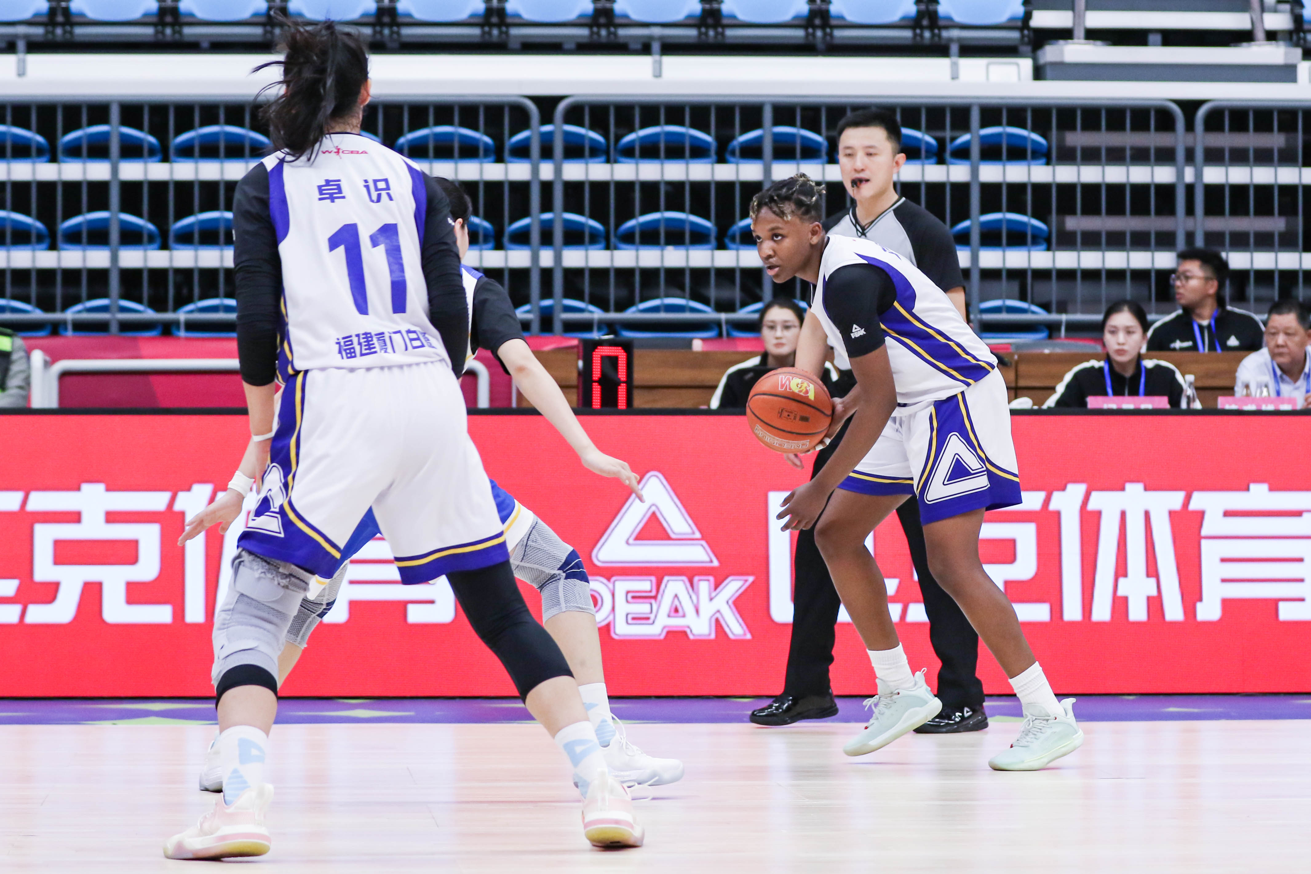 WCBA新军斩获赛季首胜！厦门女篮逆转击败天津女篮-直播吧