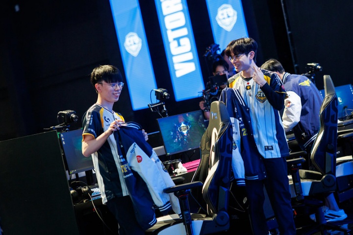 前辈们看到了么？上次进八强的台湾省队伍还是S5的FW、AHQ💪-直播吧手机版