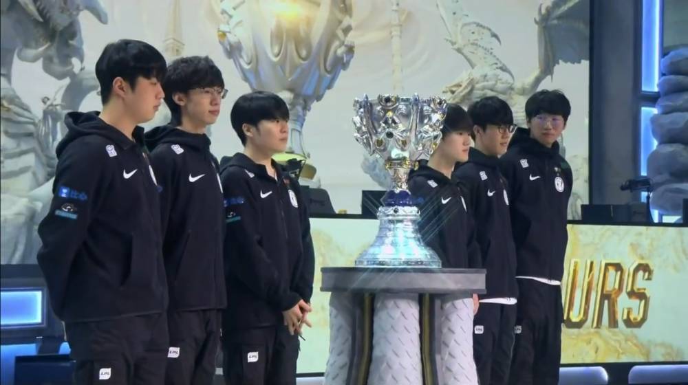 IG战队归还世界赛冠军奖杯 S9世界赛正式开战-直播吧