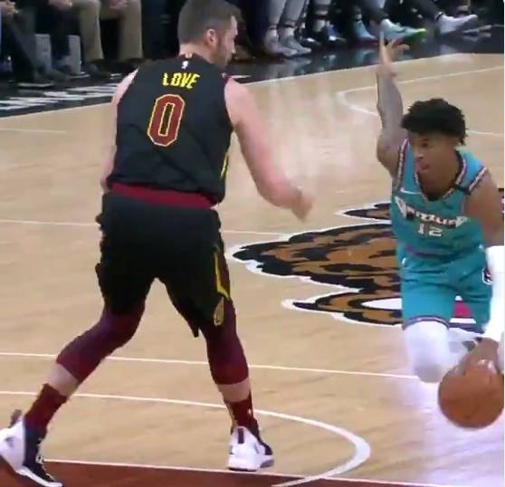 超炫！莫兰特inside-out dribble过掉乐福轻松上篮-直播吧zhibo8.cc