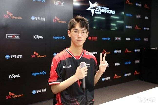 GRF Ucal：期望成为值得队友信赖的中单，今天是很宝贵的胜利-直播吧zhibo8.cc