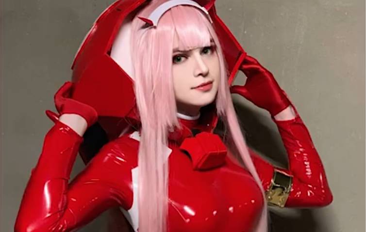 LPL选手女装大赏：AJ、Rookie、姿态争奇斗艳-直播吧zhibo8.cc