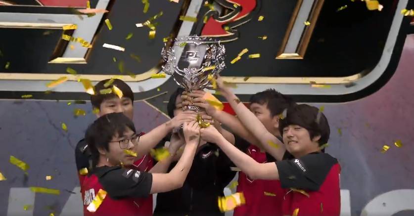 2020LPL春季赛JDG夺冠捧杯和颁奖典礼-直播吧zhibo8.cc