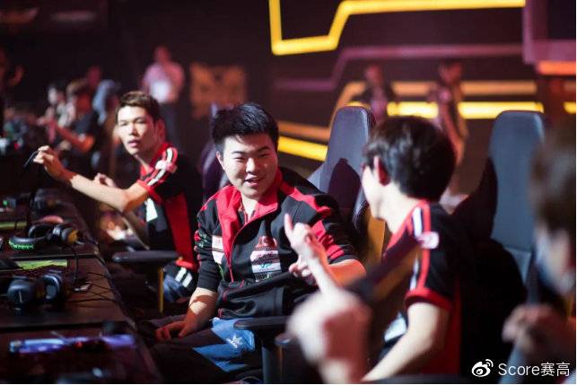 微笑、Godv和xiye，带你走进电竞圈的热血少年们-直播吧zhibo8.cc