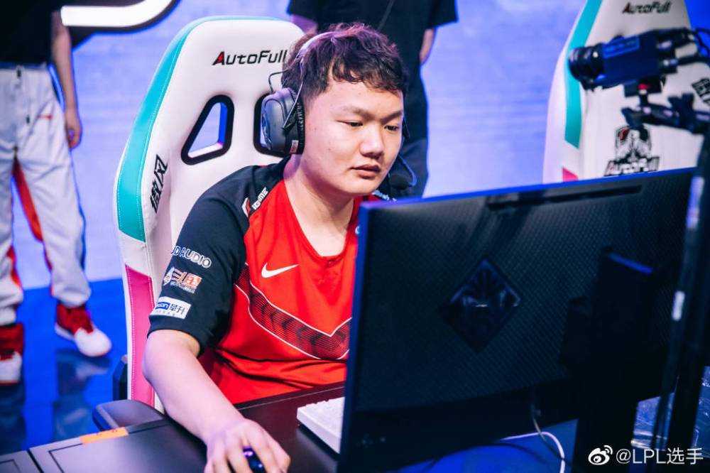 JDG.Yagao：从萍乡到上海,怀念在网吧打游戏的日子-直播吧zhibo8.cc