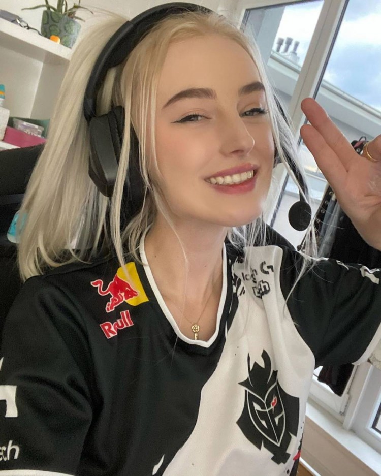 Twitch女主播喊话G2：你们今年夺冠的话，我就穿G2队服拍片-直播吧zhibo8.cc