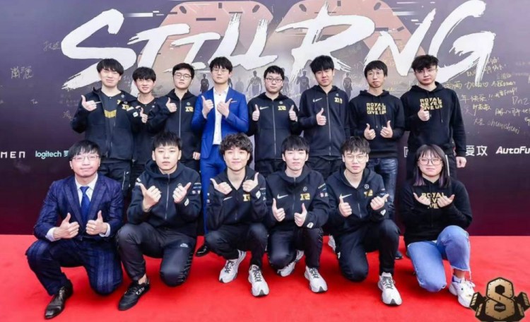 RNG八周年—RNG&GNR合影留念，Uzi亮相红毯-直播吧zhibo8.cc