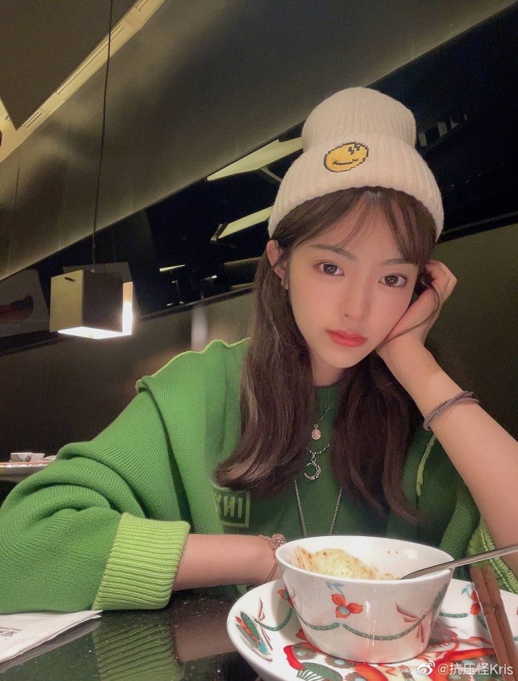 LPL官方解说Kris晒照：第一顿饭在广州吃外婆家-直播吧zhibo8.cc