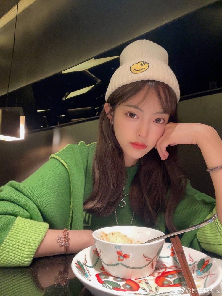 LPL官方解说Kris晒照：第一顿饭在广州吃外婆家-直播吧zhibo8.cc