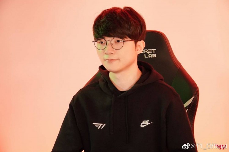 T1官博晒选手照片：希望2021年一切顺利-直播吧zhibo8.cc