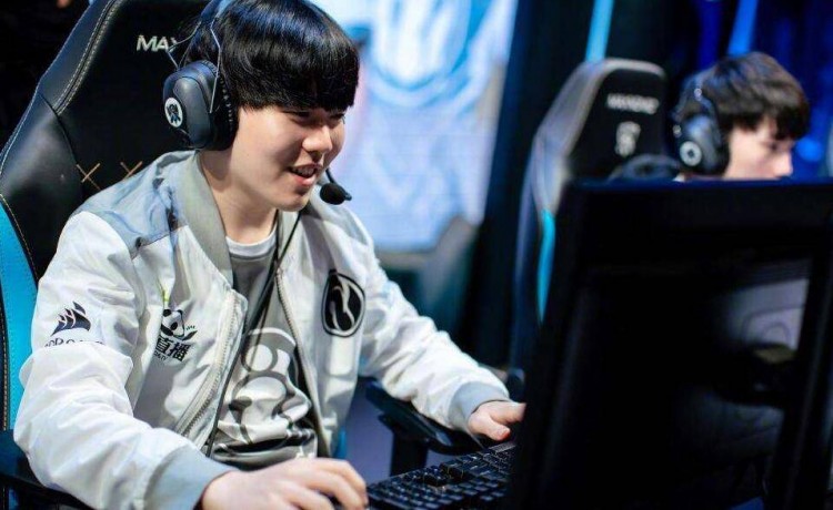 六年前的今天，IG“队魂”Rookie初登LPL赛场-直播吧zhibo8.cc