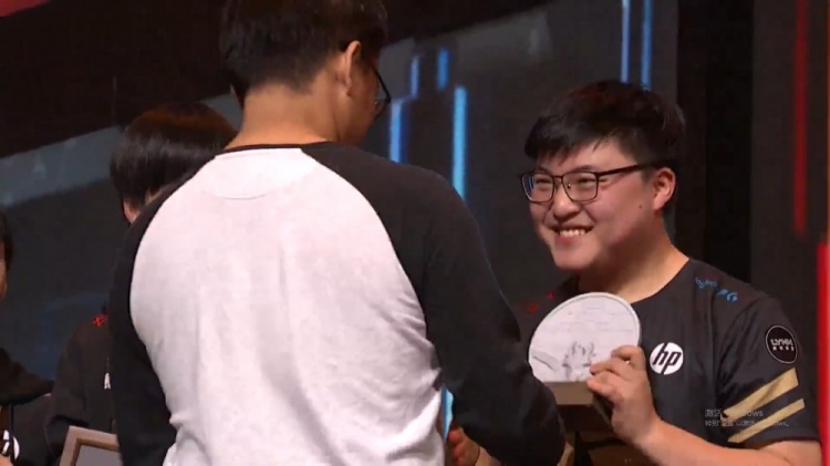 LPL春季赛历届FMVP回顾：从S8到S11，RNG下路Uzi到Gala的传承-直播吧zhibo8.cc