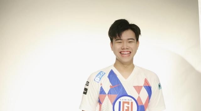 前教练点赞LGD.Shadow：干得好！继续收割胜利吧Shadow！-直播吧zhibo8.cc