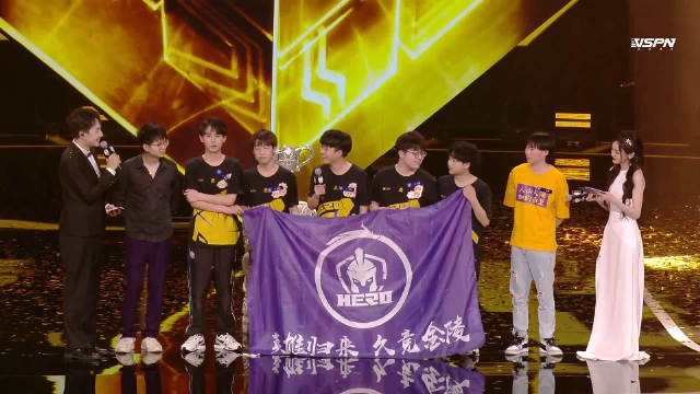 KPL赛后冠军采访、久哲教练：BO7之神觉得是大家的戏称-直播吧zhibo8.cc