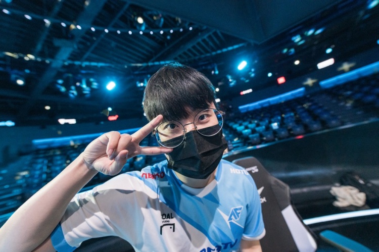 AF上单Kiin：LCK和LPL顶级队伍间的实力看起来差不多-直播吧zhibo8.cc