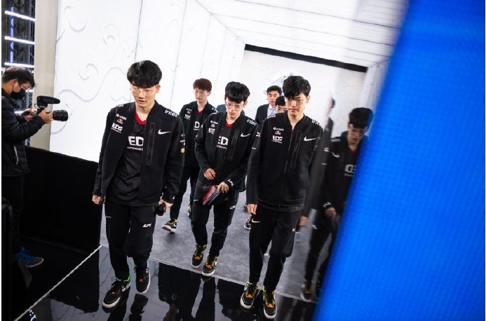 韩网热议EDG小组第二：请八强赛EDG打RNG吧，LNG给我小组出局-直播吧zhibo8.cc