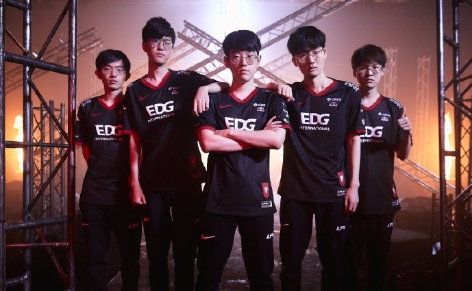 【夜谈会】你认为哪两支队伍能够进入决赛争夺S11冠军-直播吧zhibo8.cc