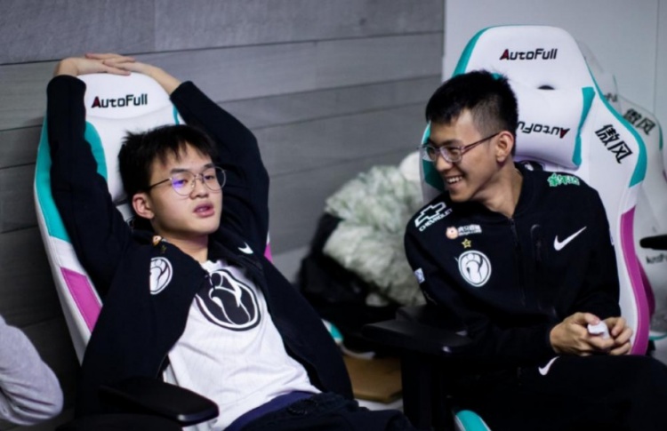 NEST败决iG.Xun离谱操作：满血金身送走队友，再放先锋送出人头-直播吧zhibo8.cc