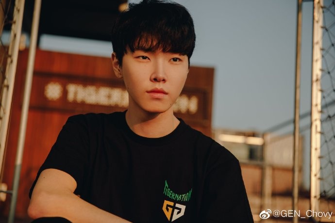 Gen.G-Chovy更新微博：做模特了~-直播吧zhibo8.cc