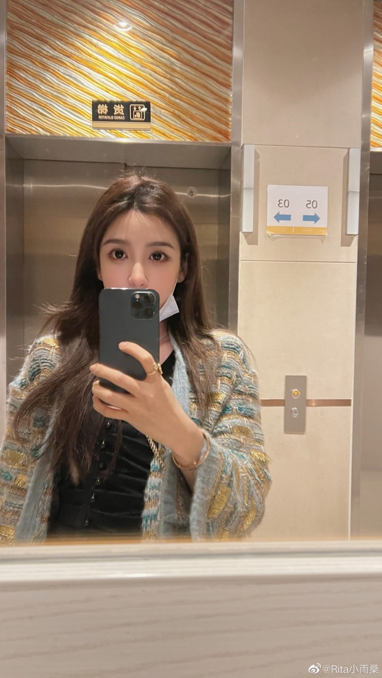 解说Rita晒照：今天只有半张脸 老夫老妻了凑合看看呗-直播吧zhibo8.cc