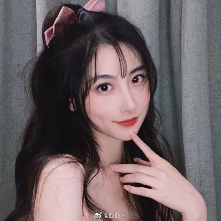 解说鼓鼓：大伙同样是Sb，我却是Sweet Baby～-直播吧zhibo8.cc