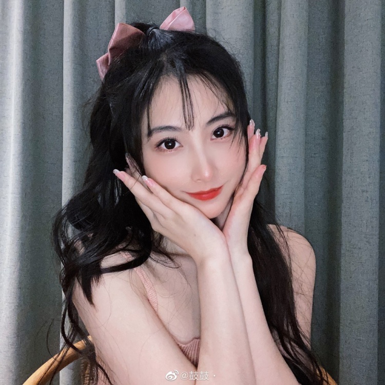 解说鼓鼓：大伙同样是Sb，我却是Sweet Baby～-直播吧zhibo8.cc