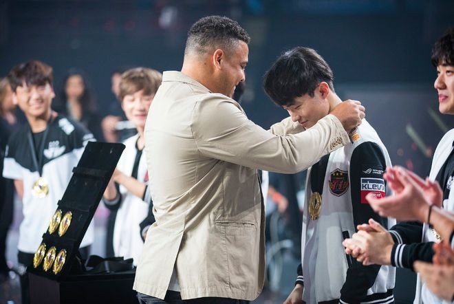 历届MSI奖金一览：EDG冠军仅10万美金 SKT共揽收100万美金-直播吧zhibo8.cc