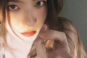 希然晒照：发张照片说晚安-直播吧zhibo8.cc