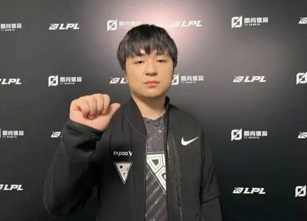 进可攻 退可守：Shanji会成为LPL未来上单门面吗？-直播吧