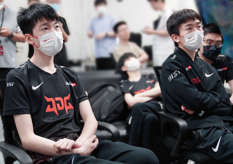 JDG下路组合 Hope+Missing夺得生涯首冠-直播吧