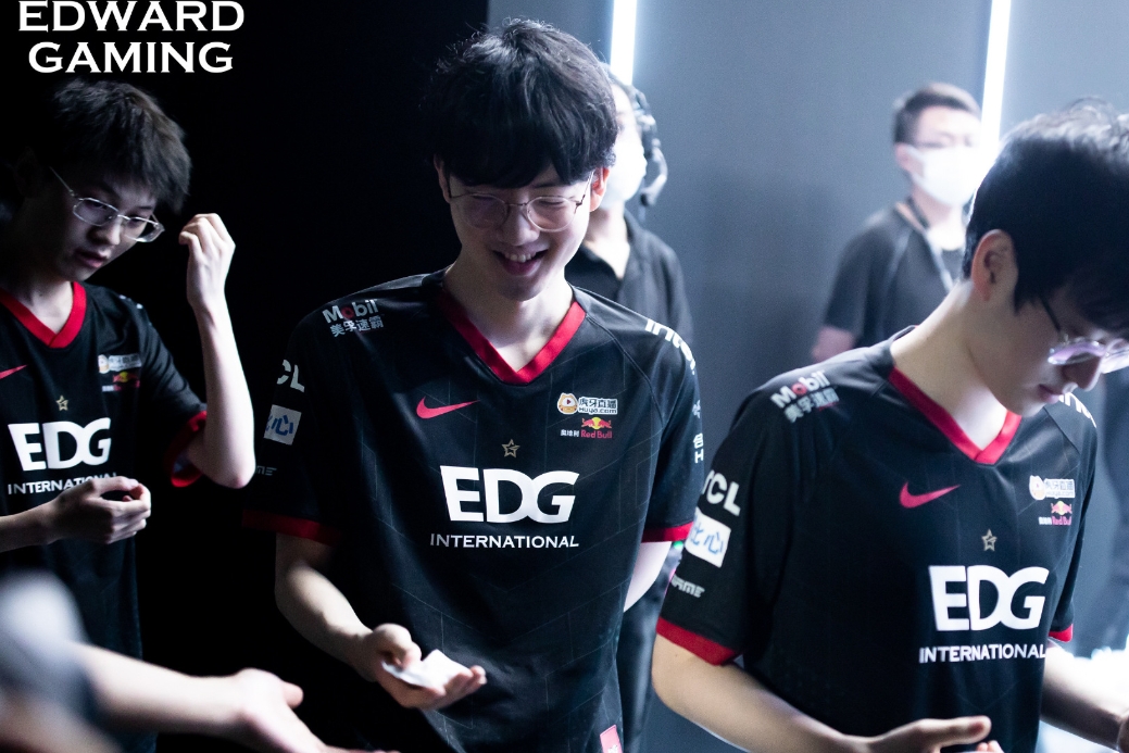 EDG达成LPL季后赛历史上第九次让二追三-直播吧