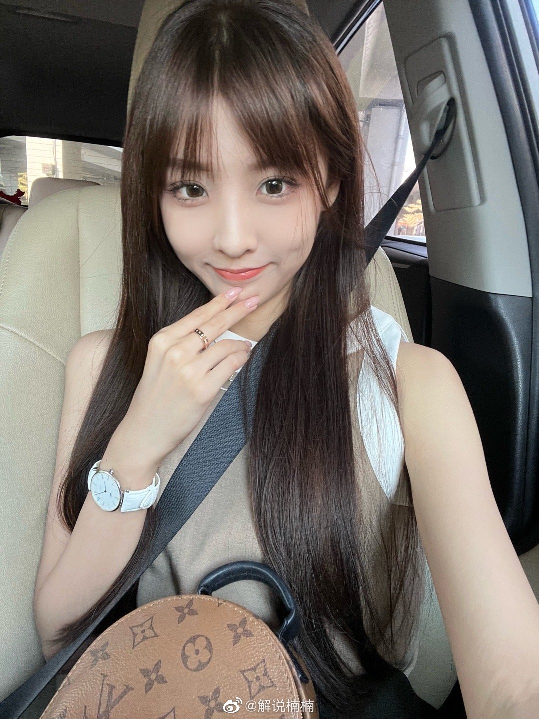KGL解说楠楠晒照：一张废片都没有 太开心了-直播吧