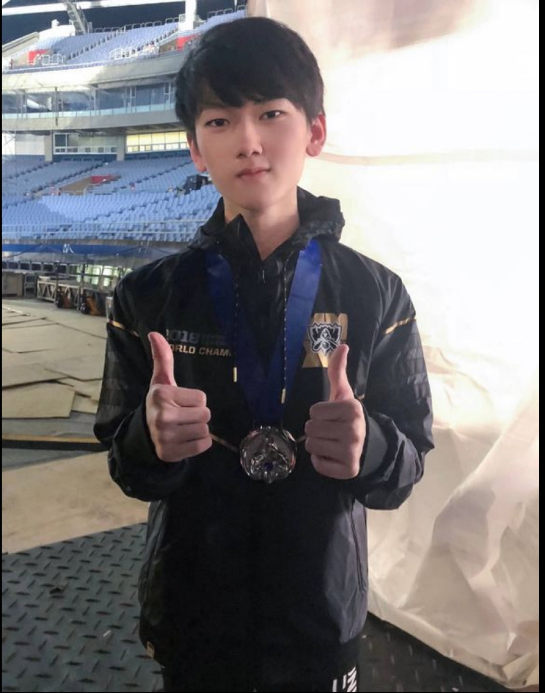 原来你也是仁川人？Tian使用JKL18年冠军照片作为外服论坛头像-直播吧