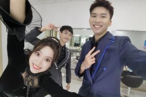 解说Kris晒照：赢了就好 happy ending 小组赛LPL加油-直播吧