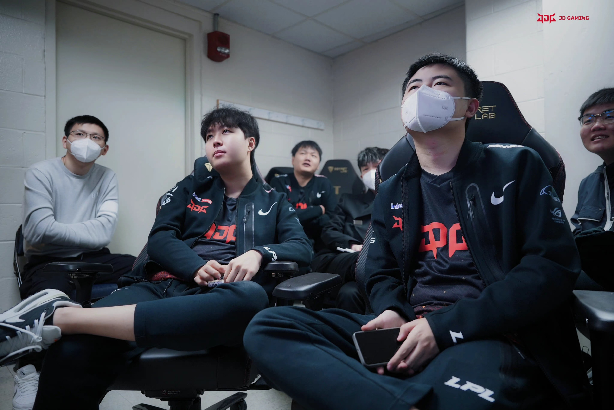 劣势能翻 韧性拉满！JDG世界赛小组赛豪取五连胜-直播吧