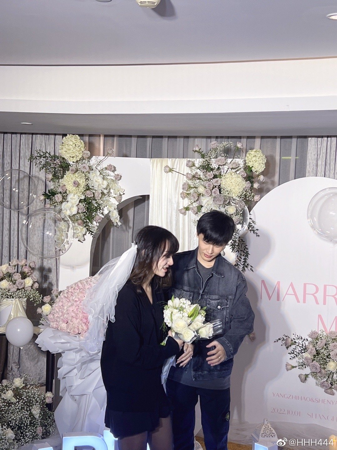 UP打野H4cker求婚成功：Doinb、糖小幽等送出祝福💍-直播吧