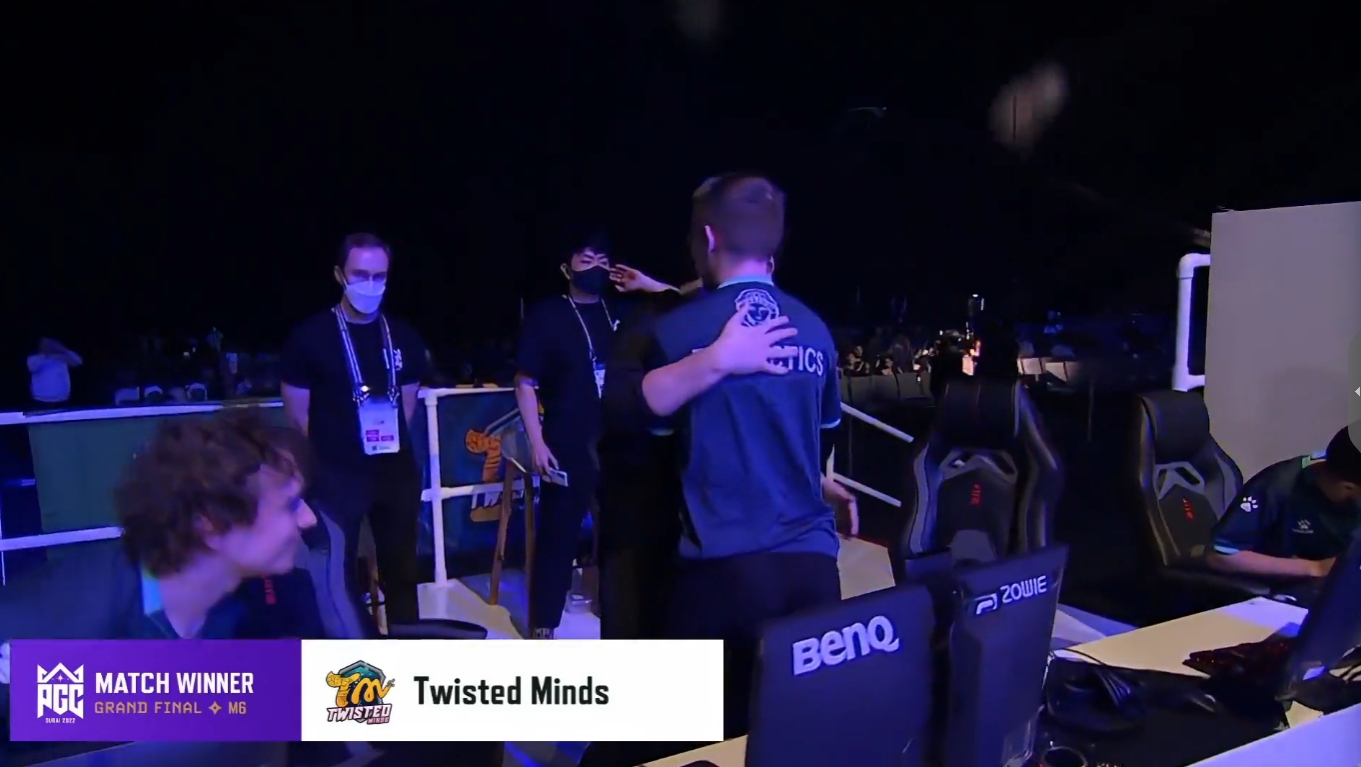 🎮PGC总决赛D2：xwudd尽力局17五杀第四 TWIS团灭NAVI吃鸡-直播吧