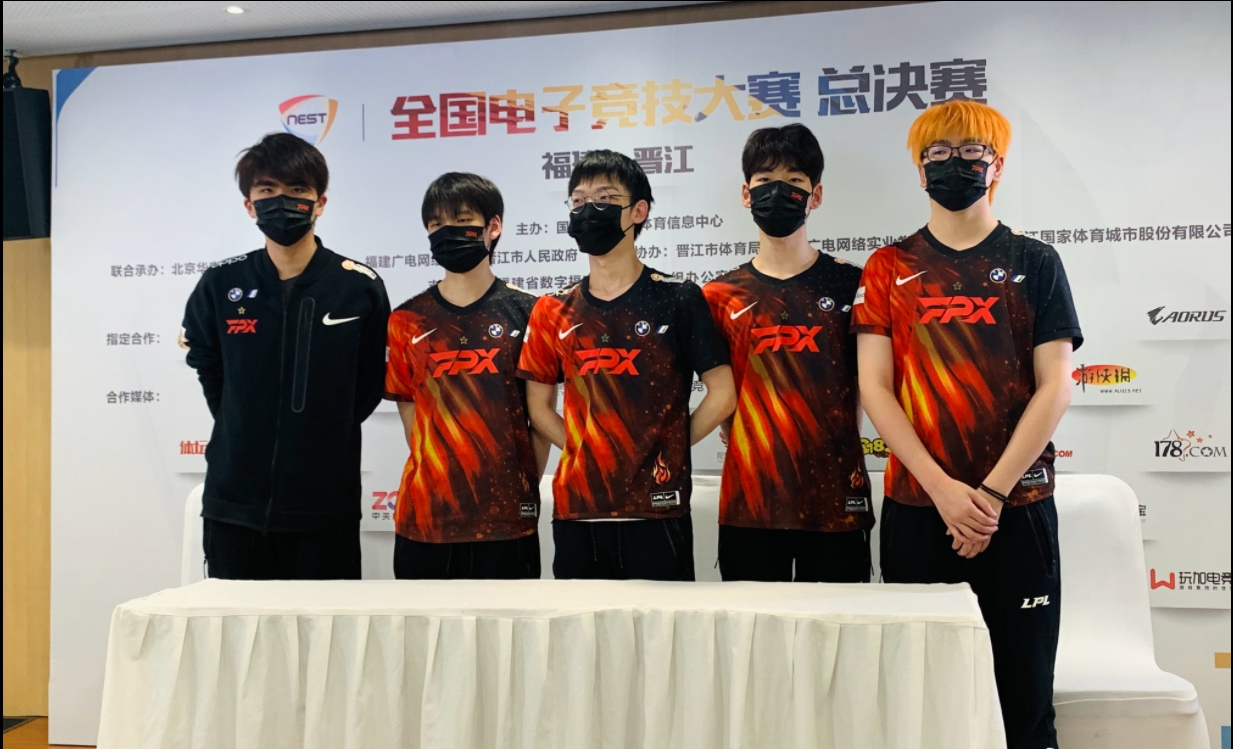 FPX赛后群访 Lwx：女警的要义是前期不要有失误，保持推塔节奏-直播吧