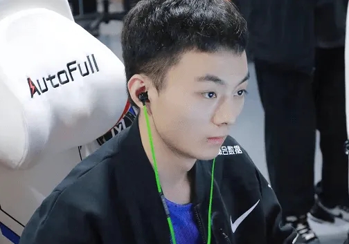 粉丝热议Light加入WBG：还得是你啊，你是懂热搜的-直播吧