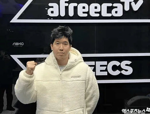 cvMax：最擅长的事情就是LOL教练 从执教第2年起队伍就会拿第1-直播吧