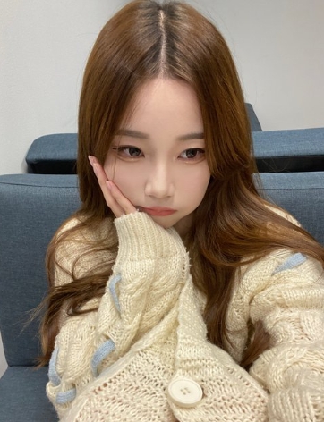 解说Kitty晒照：举高高-直播吧