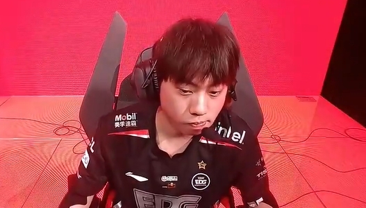 被新人YSKM完爆！赛后Ale表情凝重紧闭双唇 满脸不服-直播吧