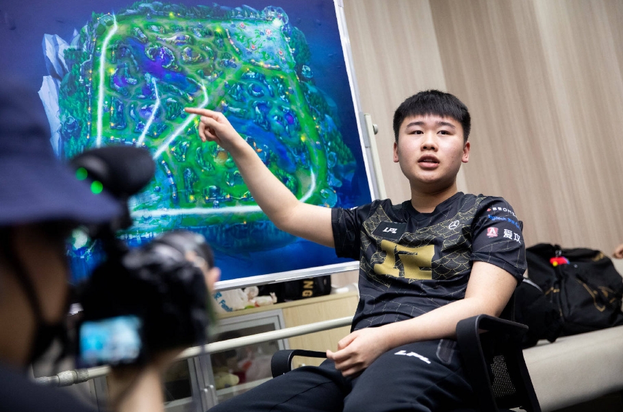 Wei：感觉队伍在前期打得还可以 就是中后期容易出现问题-直播吧