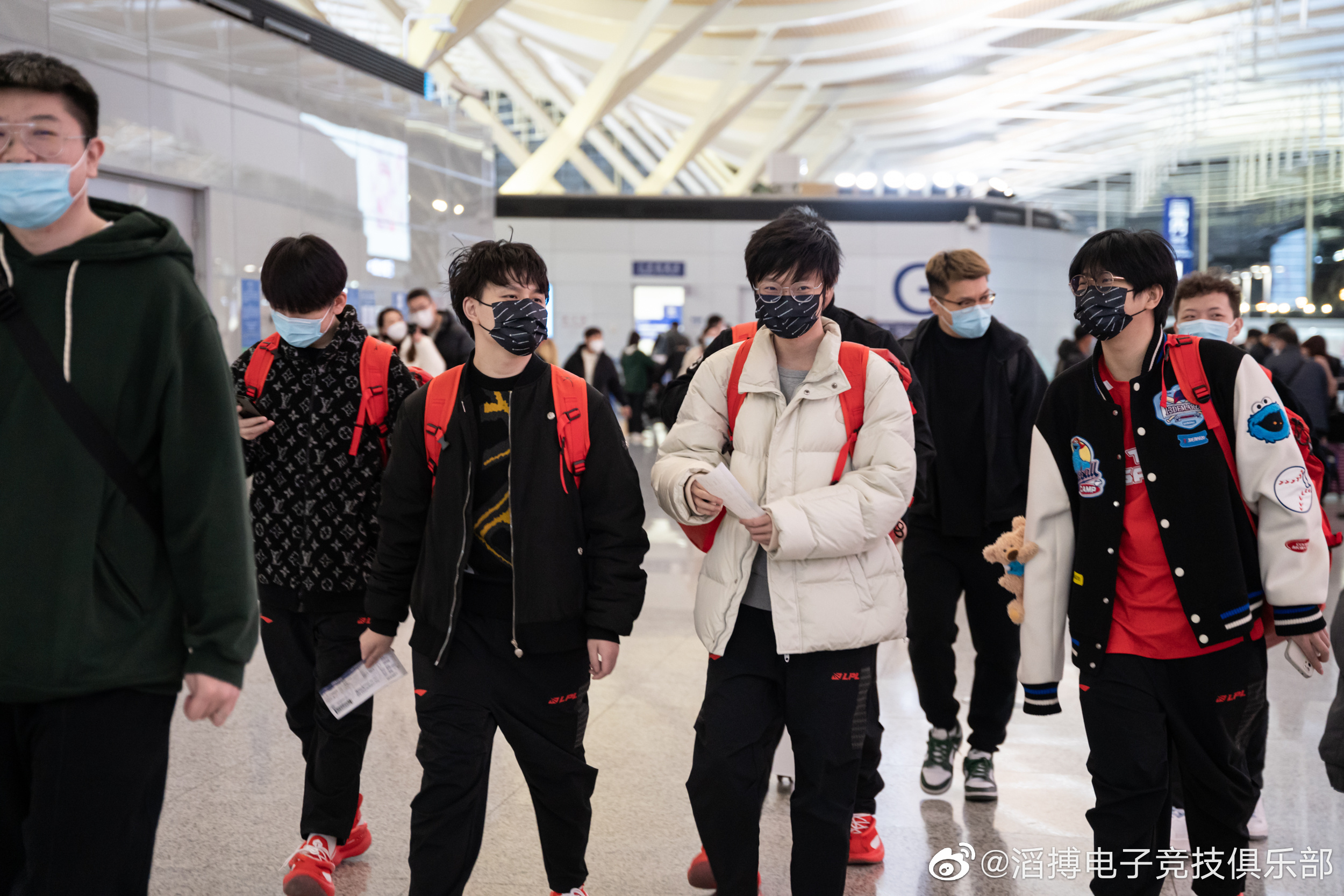 TES二比一击败NIP暂时位列积分榜第二-直播吧