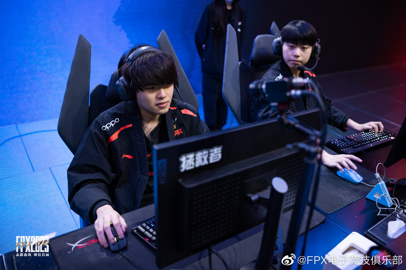 没办法 队友CBA？Lwx两局尽力表现 难顶上中野实力差距被完全碾压-直播吧