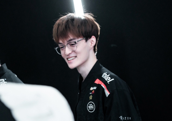 只能说EDG中单就没有弱的！FoFo完美发挥碾碎BLG-直播吧