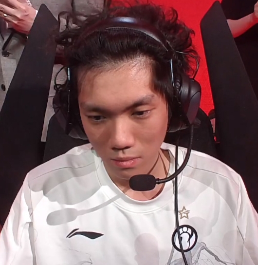 封印解除！对阵TES决赛局，iG上单YSKM梳起刘海更换发型-直播吧