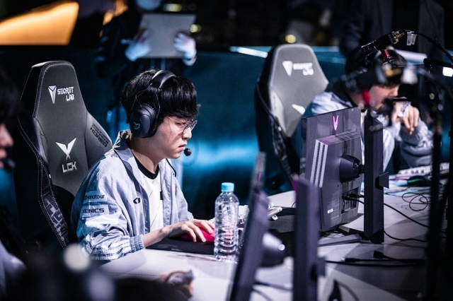 ShowMaker：自己经常站在对手角度思考 和T1、GEN的比赛非常重要-直播吧