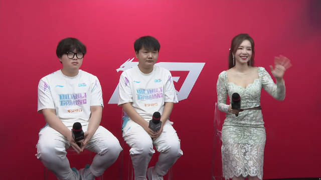 十大选手投票 Bin：投给了Theshy 他是LPL第一个冠军上单-直播吧