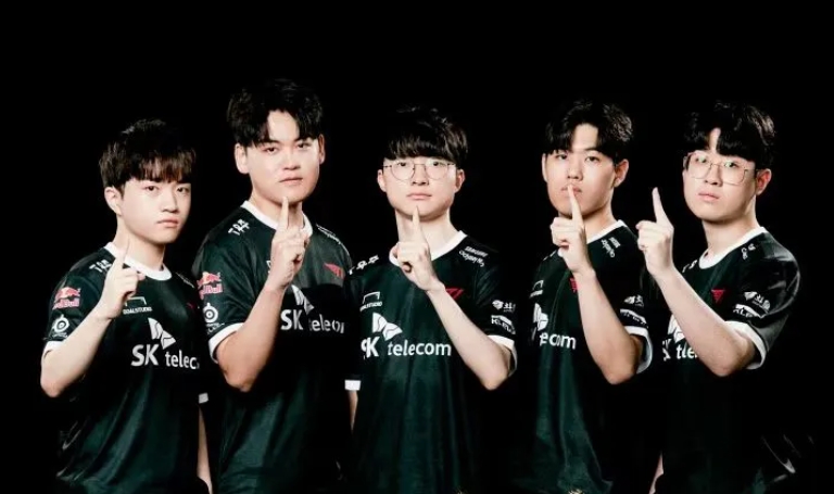 T1五人组三个常规赛总战绩为50胜4负 胜率高达92.5%-直播吧